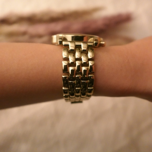 Accessories | Gold Vintage Quartz Link Watch | Poshmark